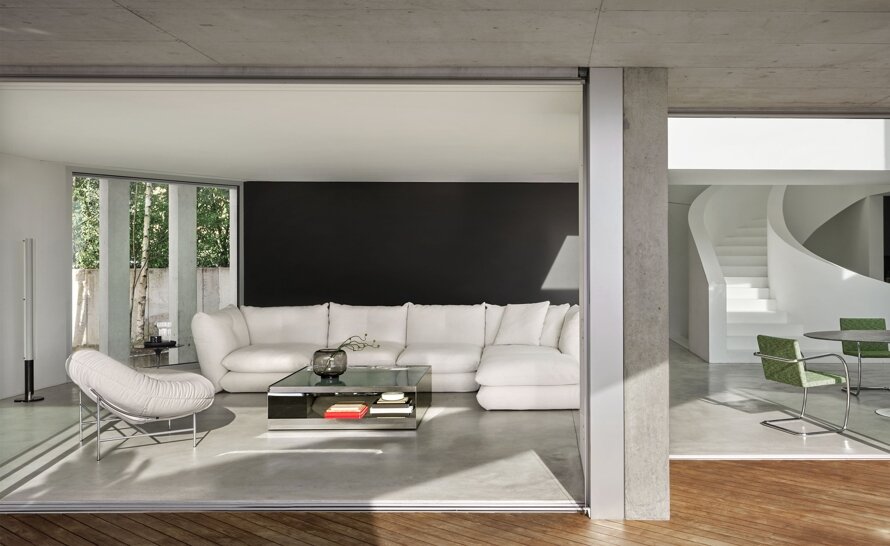 Perron Bun Lounge Chair by Willo Perron for Knoll | hive