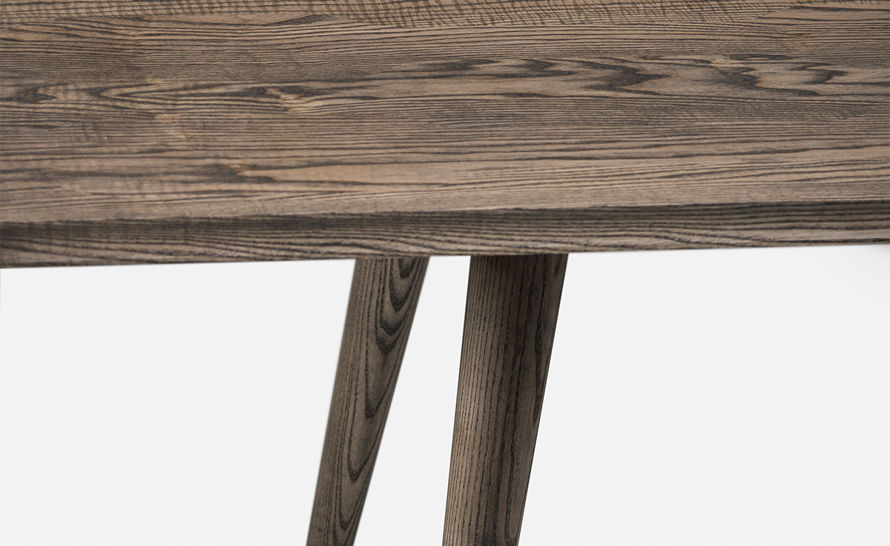 Tavli Dining Table 408 by Matthew Hilton for De la Espada | hive